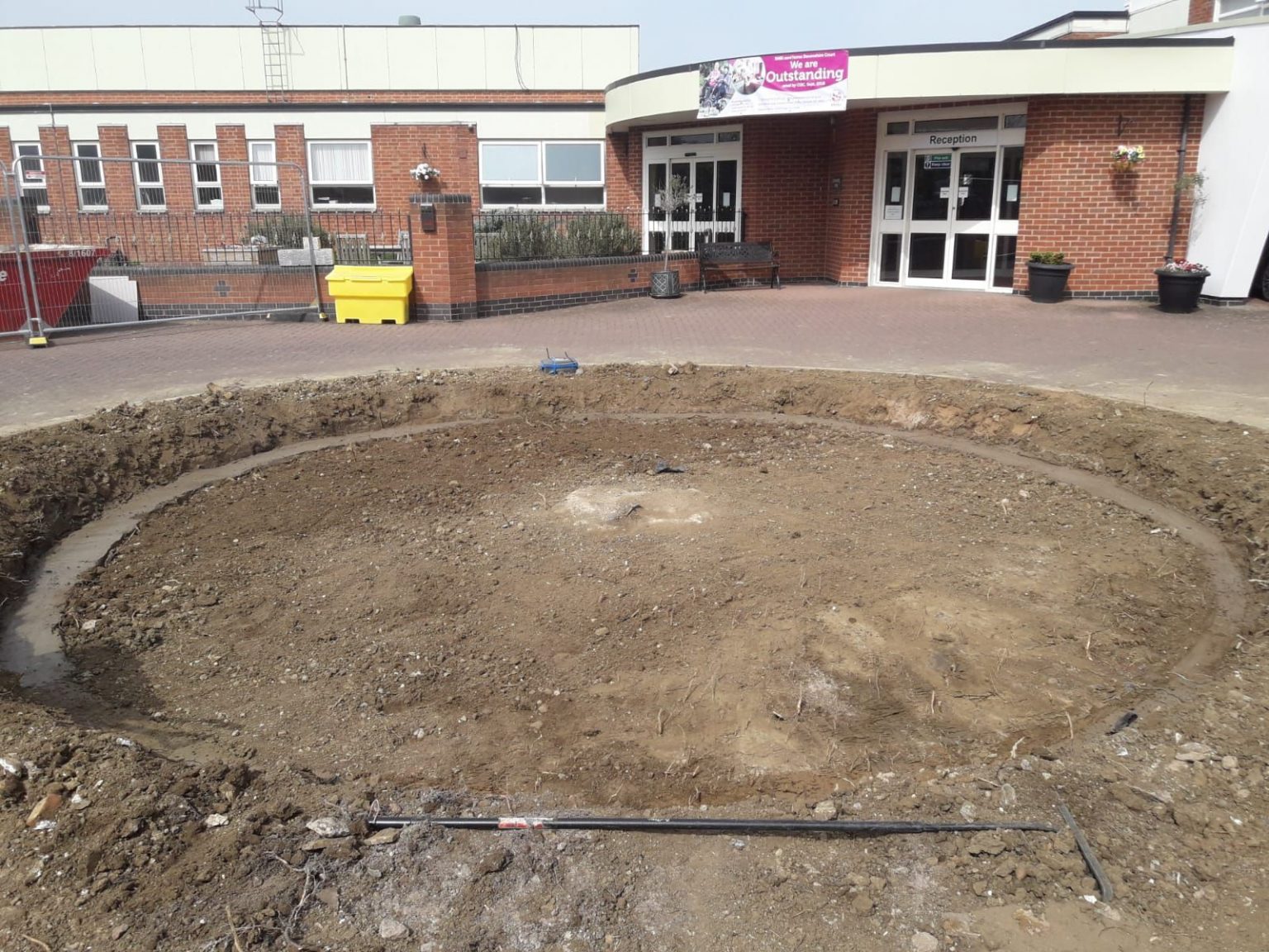 Water Feature - Devonshire Place - Ponds by Michael Wheat